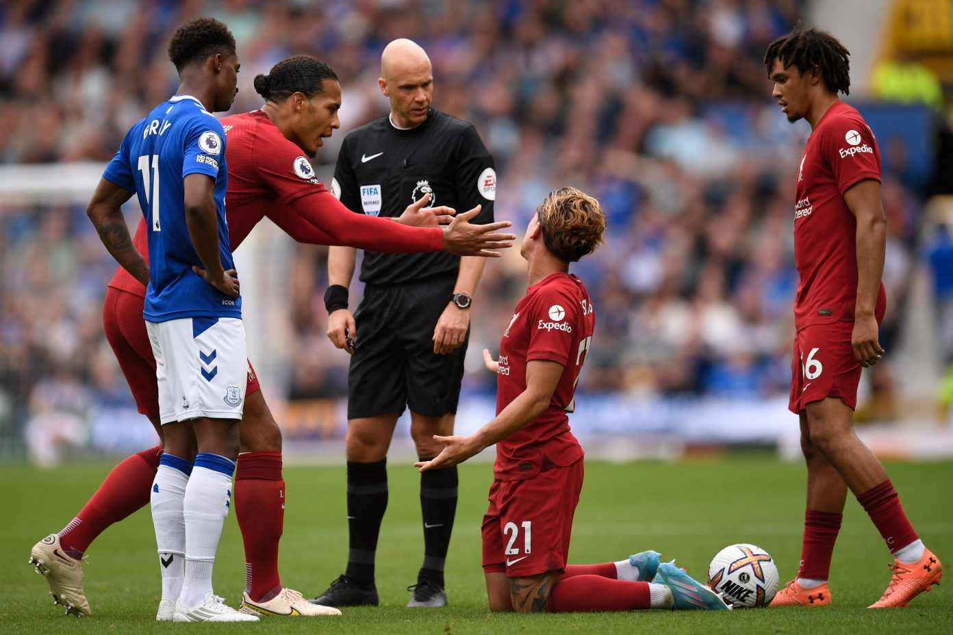 Match Report - Everton 0 - 0 Liverpool - Liverpool and Everton Settle ...